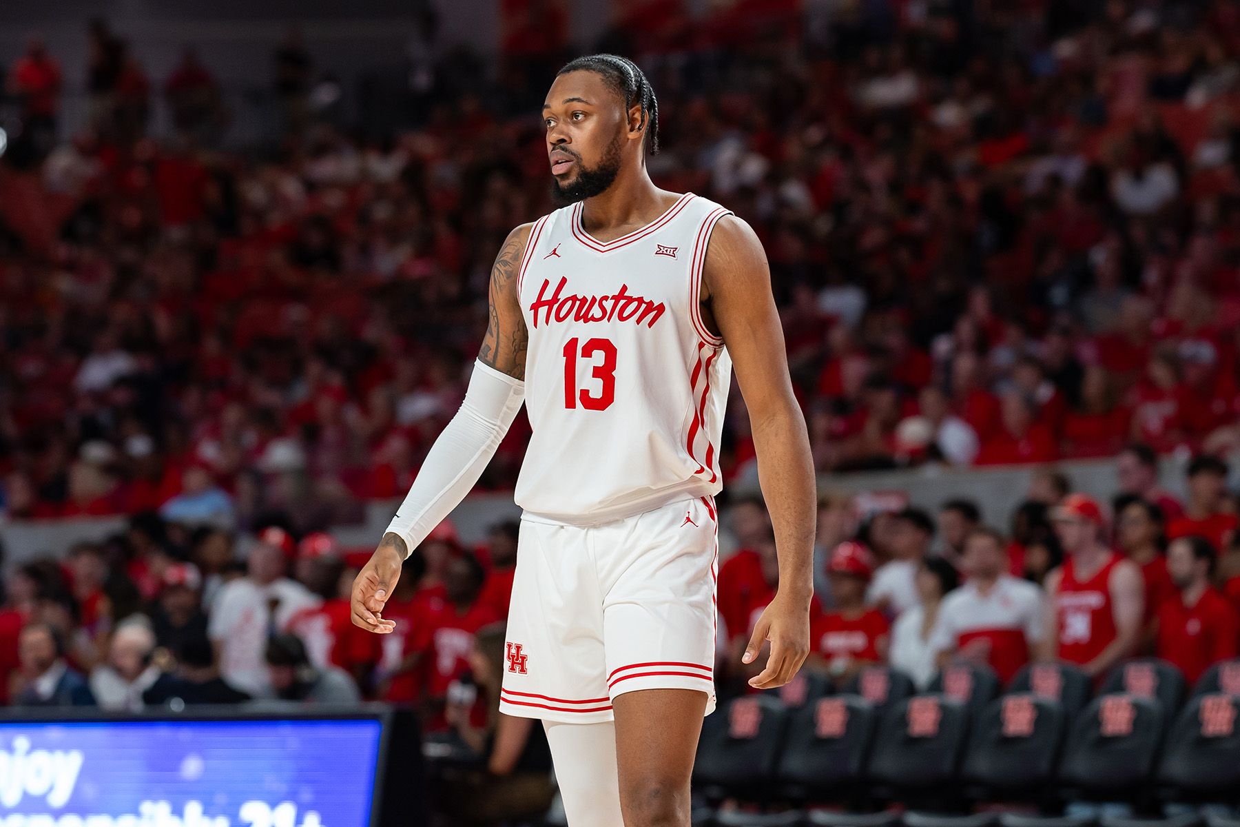 How J’Wan Roberts Became “the Perfect Face” of the Cougars - Hoops HQ