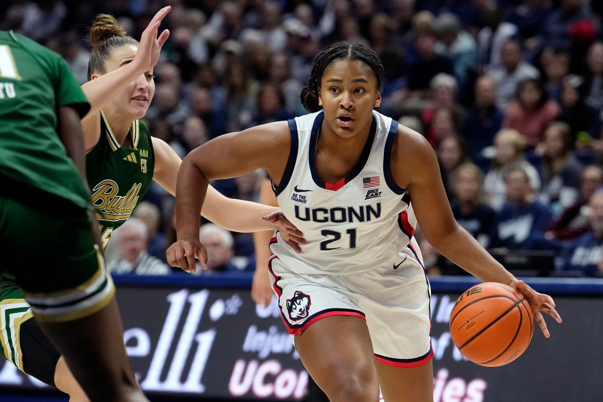 Women's Basketball Stock Report: Sarah Strong Is Rising - Hoops HQ
