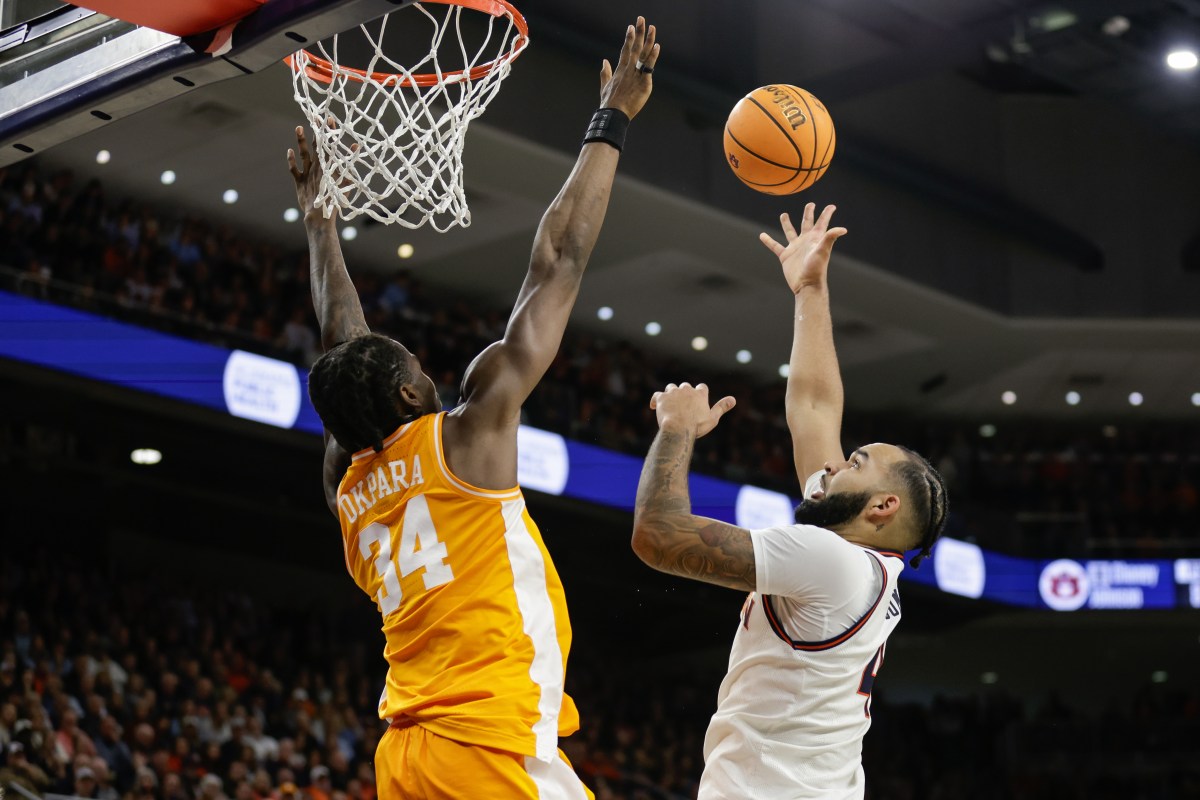 Johni Broome Returns, and No. 1 Auburn Lands the Final Punch Against No ...