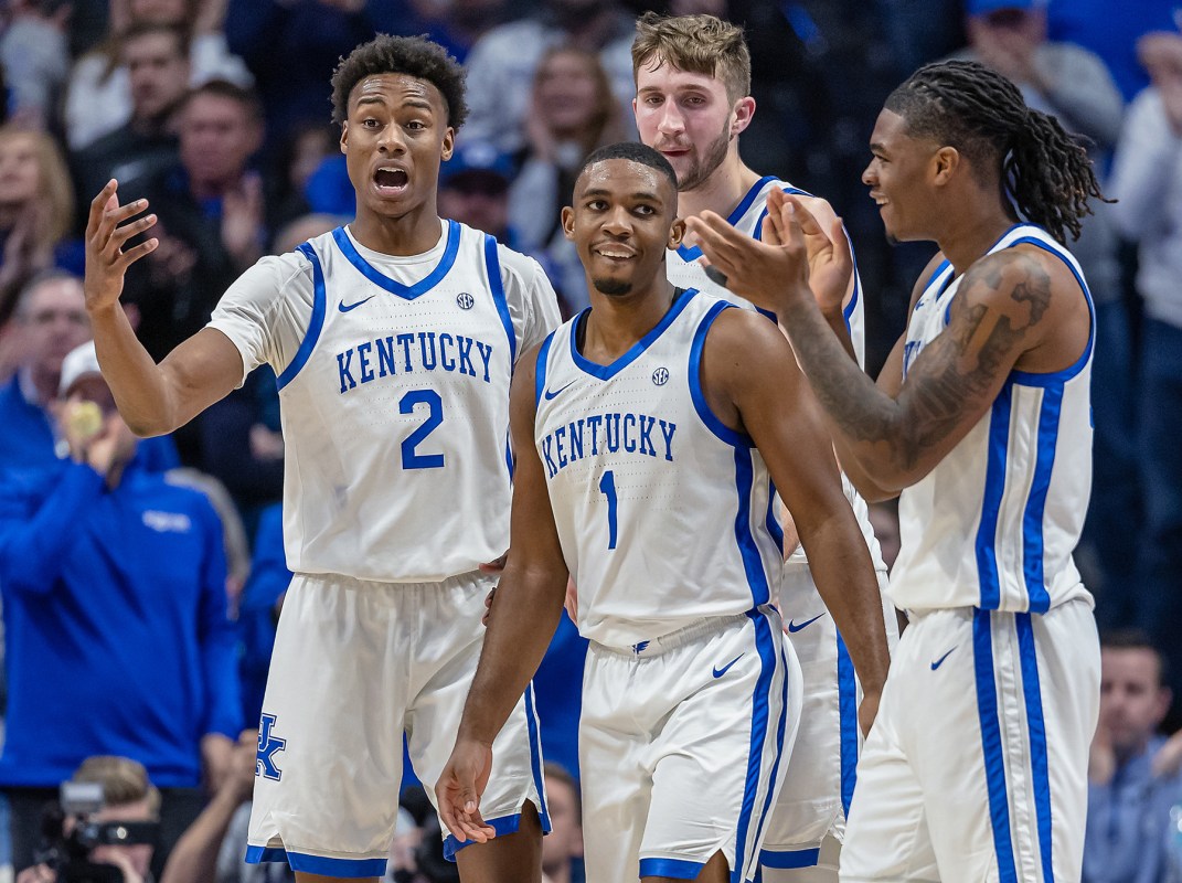 Why Continuity Is Overrated, Another Pitino Shines and More - Hoops HQ