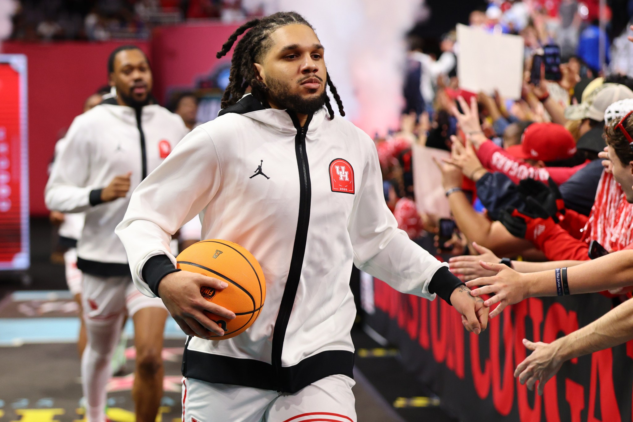 “The Embodiment of Cougar Basketball”: Sharp Is Ready to Lead - Hoops HQ