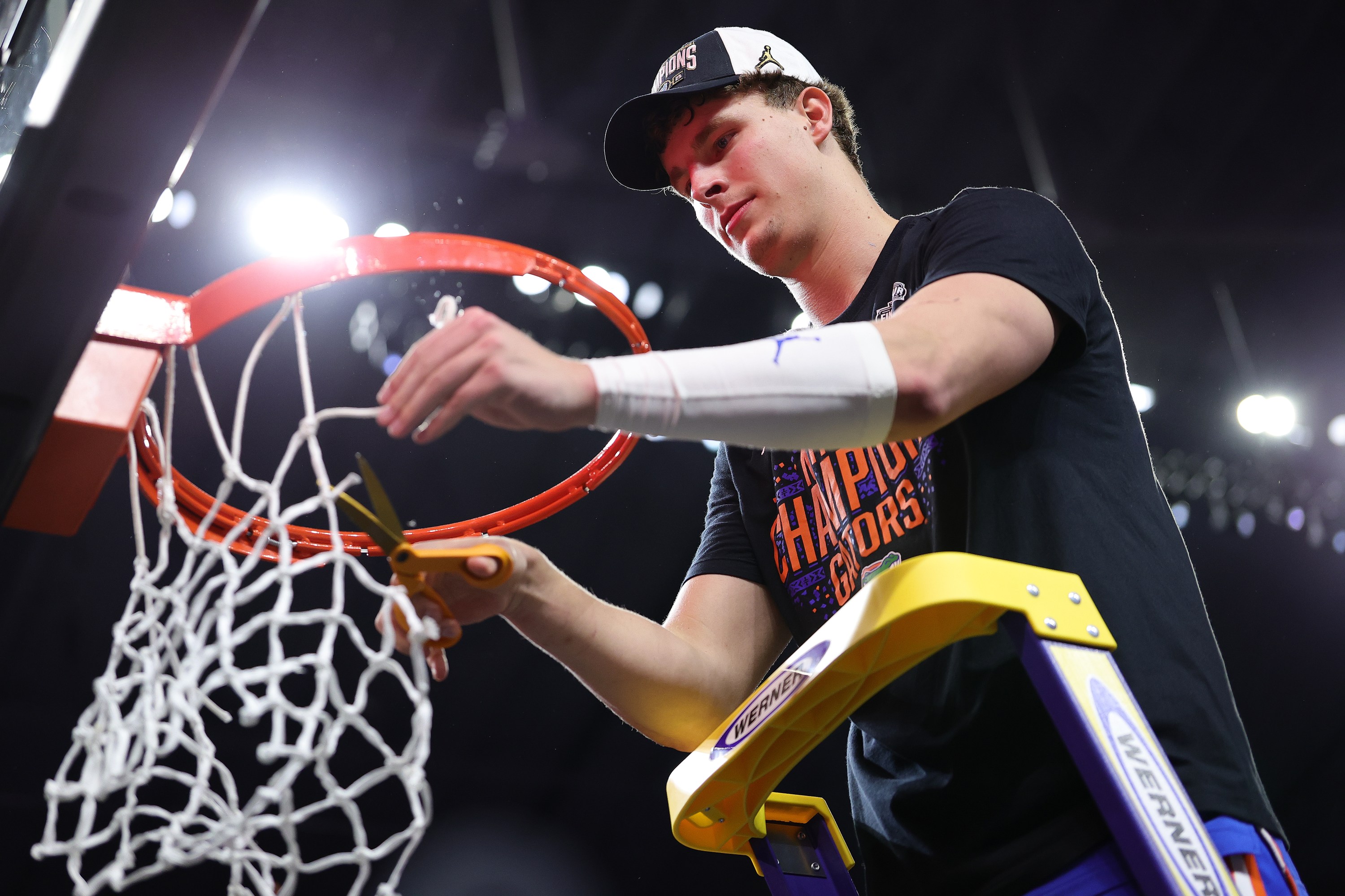 No Handlogten, No Title: Meet Florida's Comeback Kid - Hoops HQ